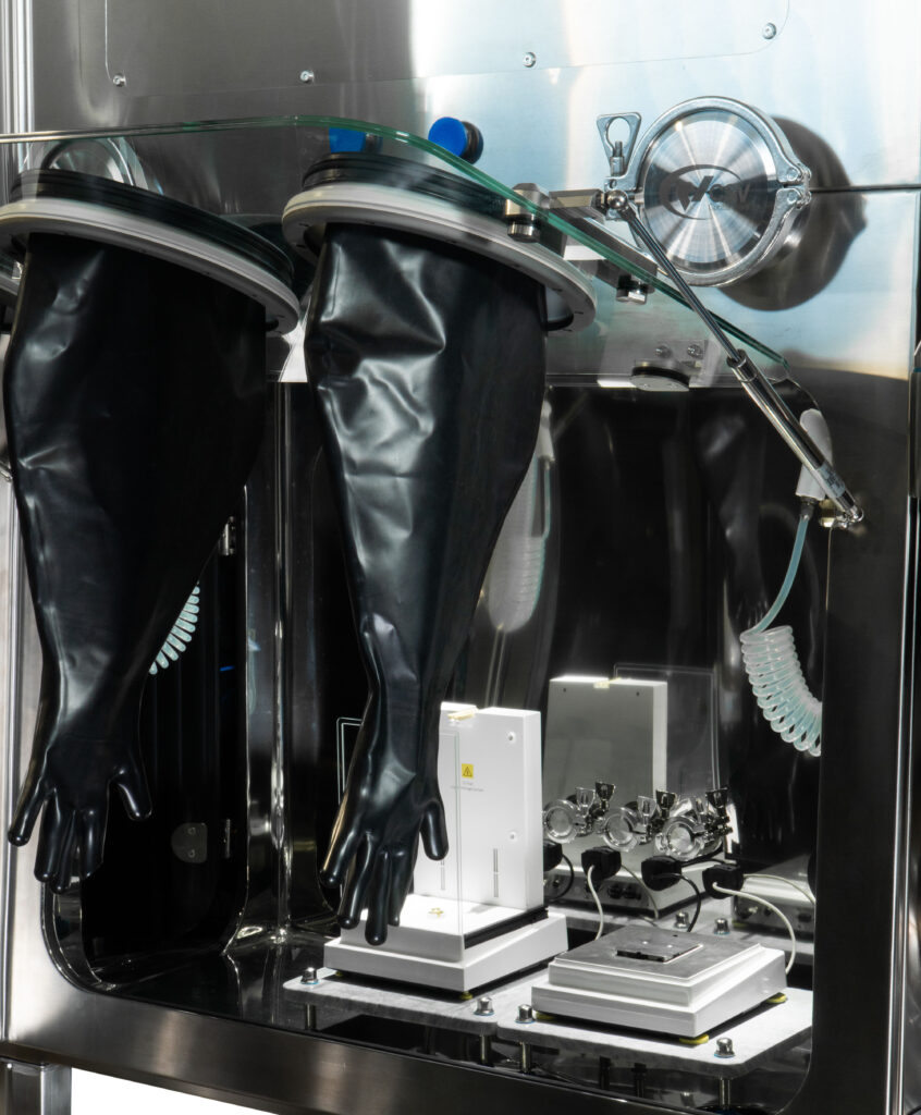 Custom Containment Isolator: an L-Shaped Dispensing Solution.