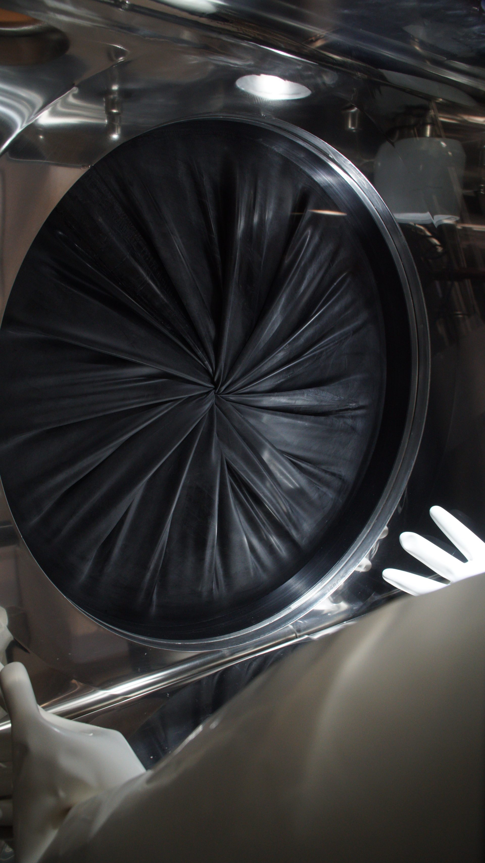 DIT® reactor charging with double chamber system