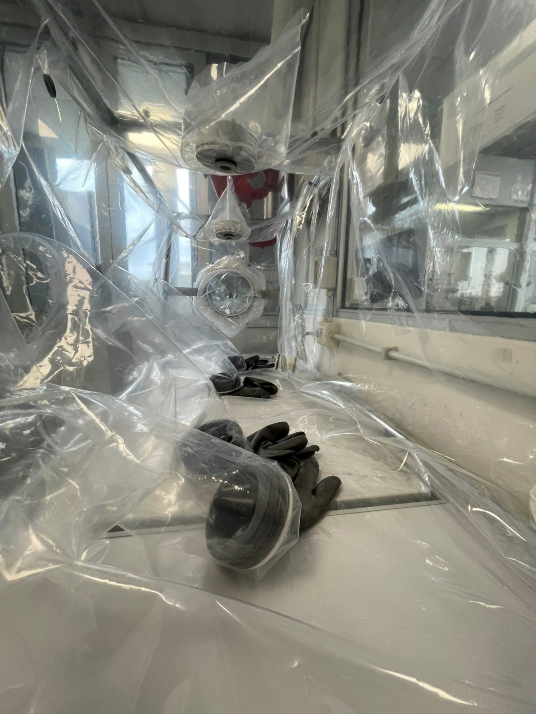 QC Lab Flexible Isolators: a focus on laboratory safety and quality ...