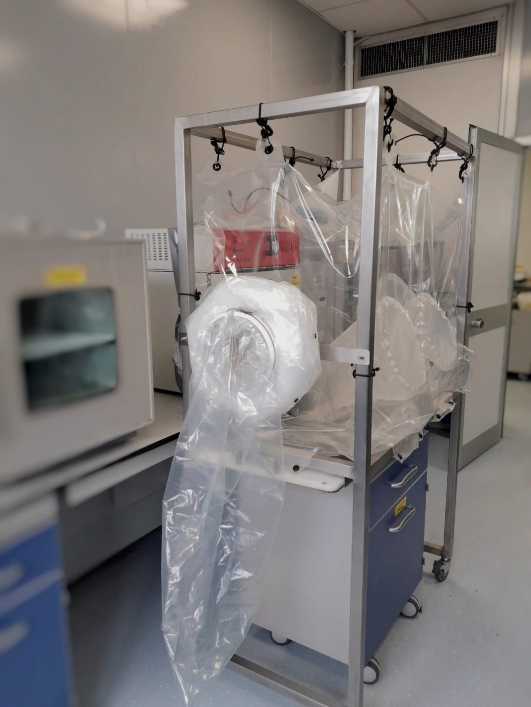 QC Lab Flexible Isolators: a focus on laboratory safety and quality ...